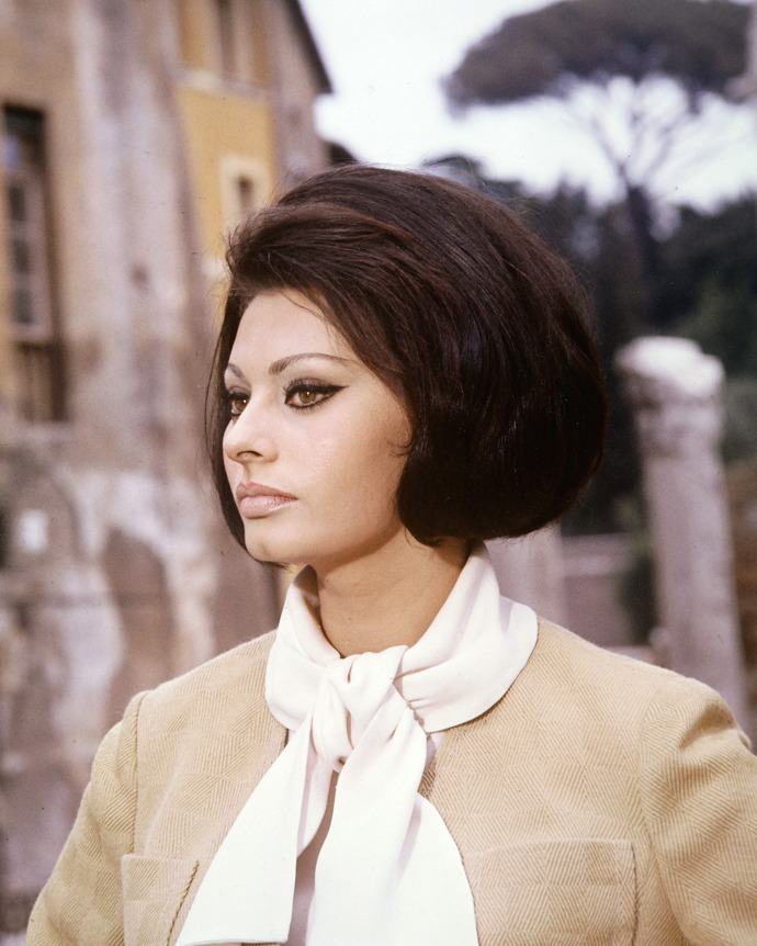 Galerie: Ikonická Sophia Loren slaví 90: V mládí jí říkali „párátko ...