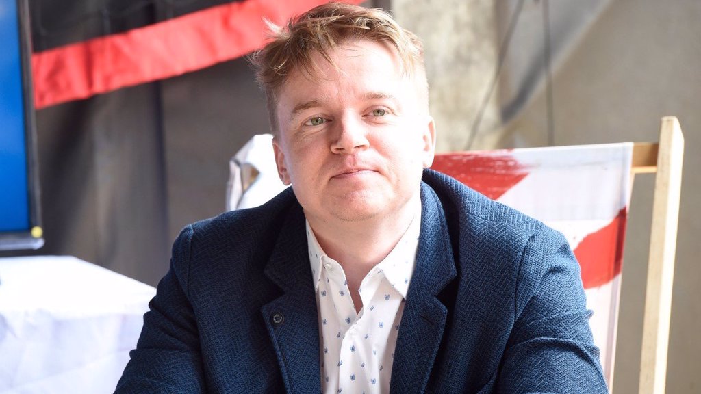 Scenárista Petr Kolečko o seriálu Osada: Přirovnání k Chalupářům je ...