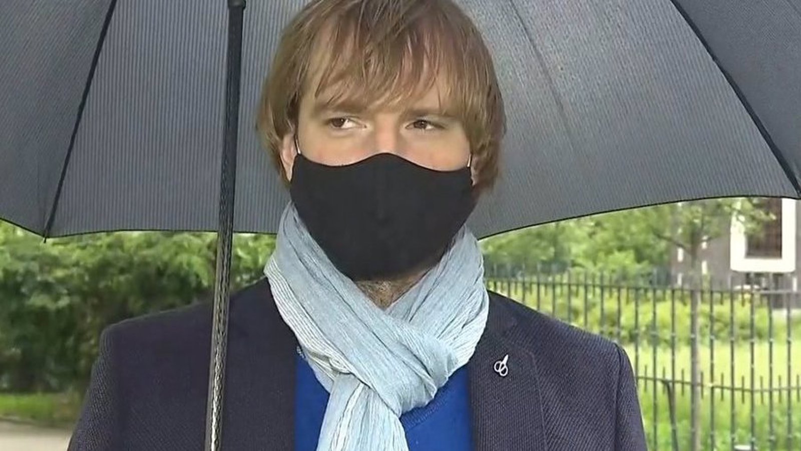 Povinnost nosit roušky v MHD: Adam Vojtěch řekl, od kdy s tím počítá