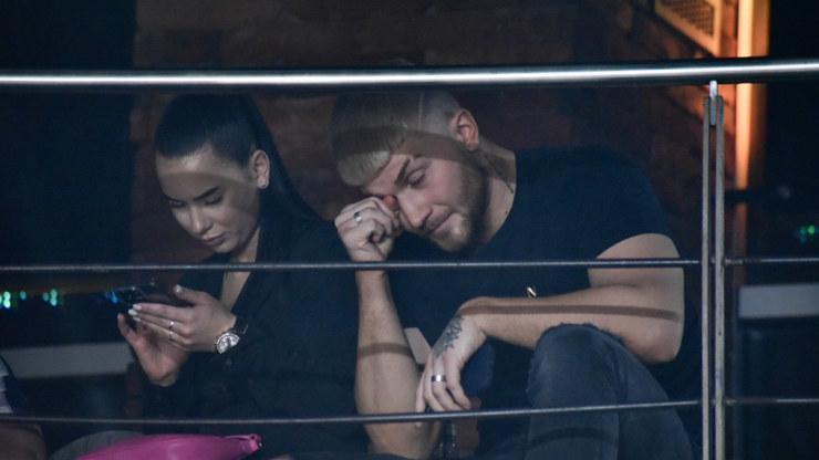 Galerie: Marek Valášek a Bára Stříteská: Místo cukrování mobil v ruce ...