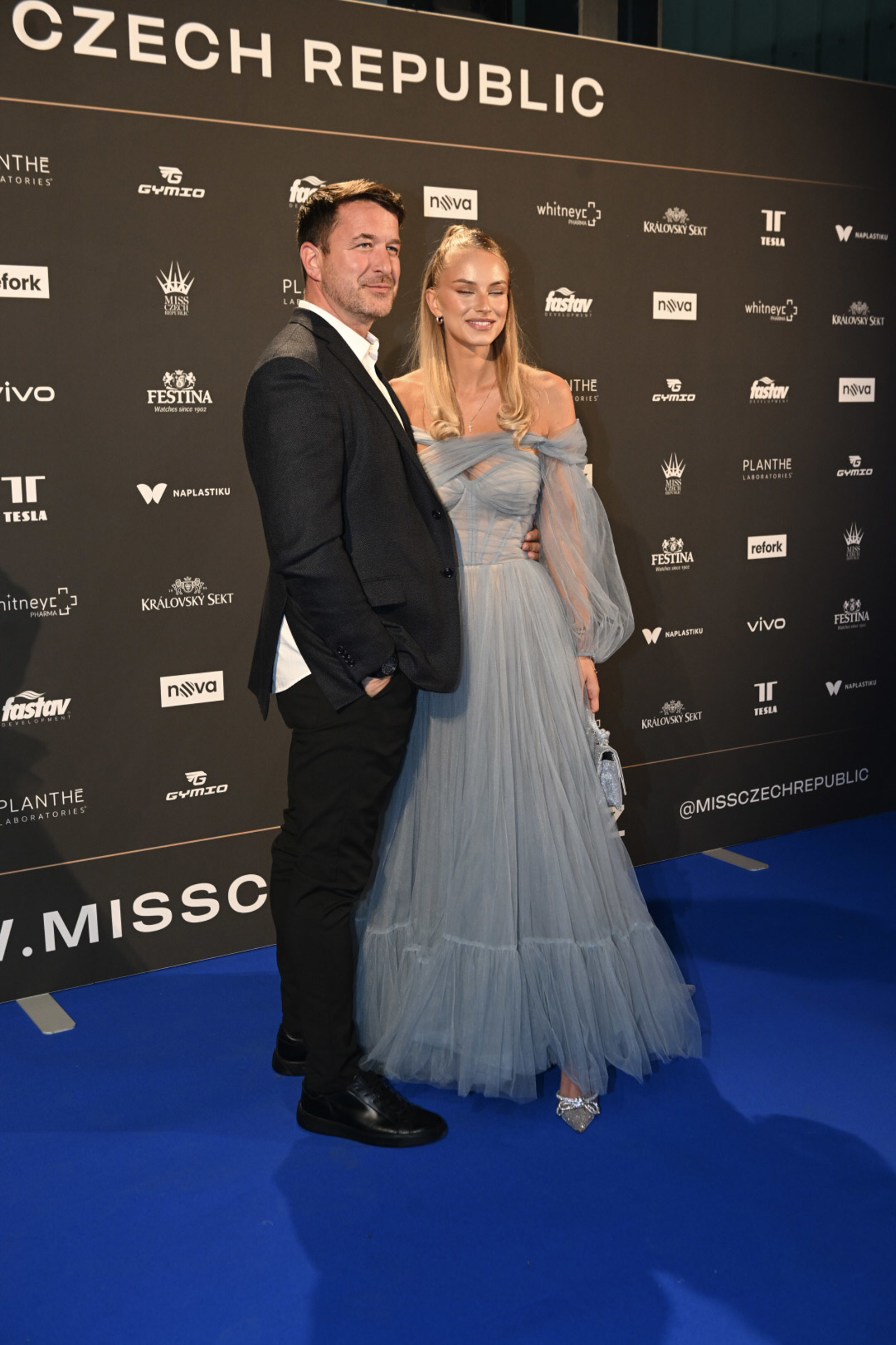 Galerie: Miss Czech Republic: Otřesená Eva Decastelo a obří výstřih ...