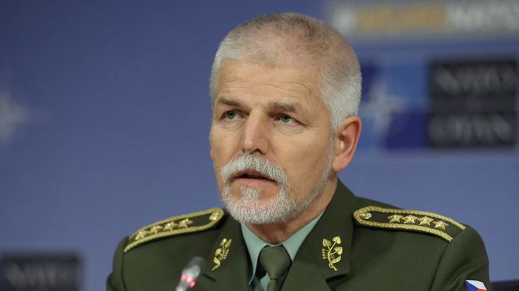 Galerie: Adam Coubal: Generál Petr Pavel ohlásí na prezidenta – fotka 9 ...