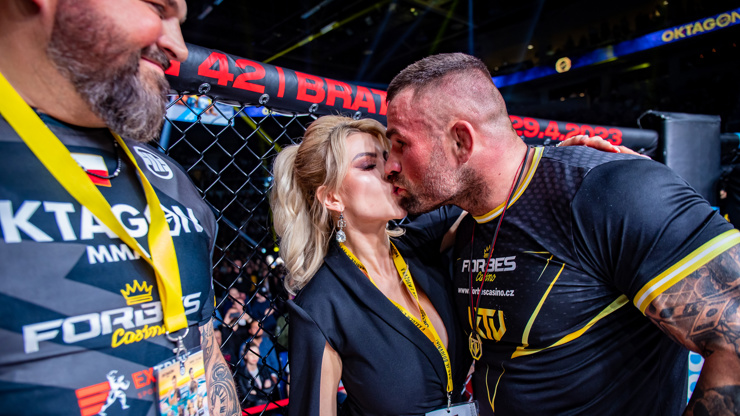 Galerie: Patrik Kincl: Karlos Vémola mě mlátil do koulí, říká šampion – fotka 14 – eXtra.cz