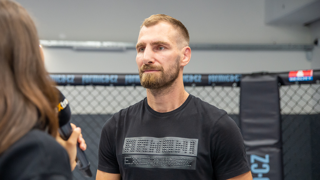 André Reinders o přípravě Terezy Bledé a Matěje Peňáze do UFC – eXtra.cz