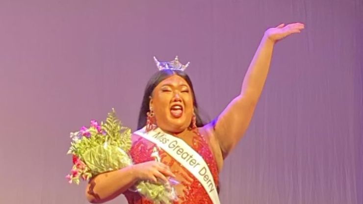 Galerie: Miss Greater Derry: Výhru si poprvé odnesla transgender ...