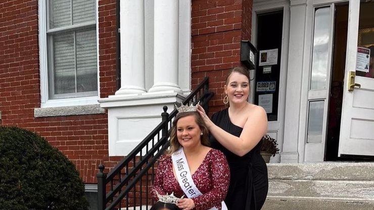 Galerie: Miss Greater Derry: Výhru si poprvé odnesla transgender ...