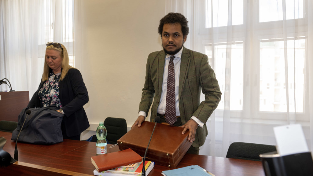 Dominik Feri u soudu: Naznačil, že se dívky chtějí na jeho obvinění ...