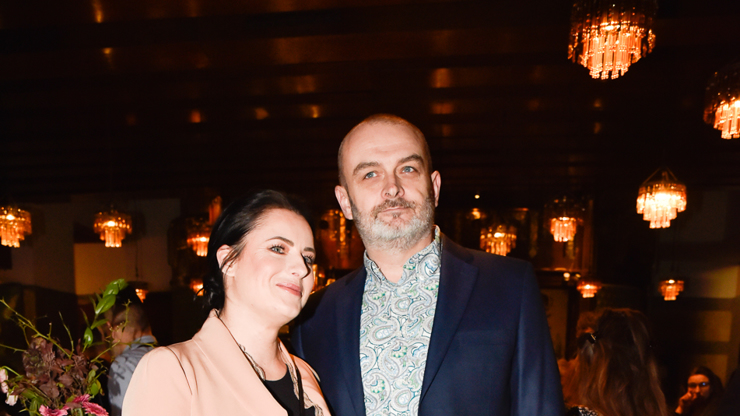 Galerie: Zamilované páry na premiéře Přání k narozeninám: Tomáš Klus s ...