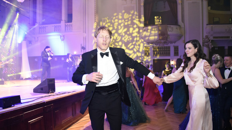 Galerie: Karel Janeček: Na Českém plese to rozjel jako John Travolta, Lilia jen zírala – fotka 6 ...