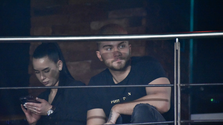 Galerie: Marek Valášek a Bára Stříteská: Místo cukrování mobil v ruce ...