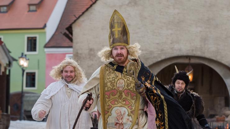 Galerie: Karel Freund je po smrti. Herci z Anděla Páně 2 bylo pouhých ...