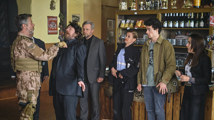 Galerie: Franta mimozemšťan: Jakub Prachař a Tereza Ramba jako manželé ...