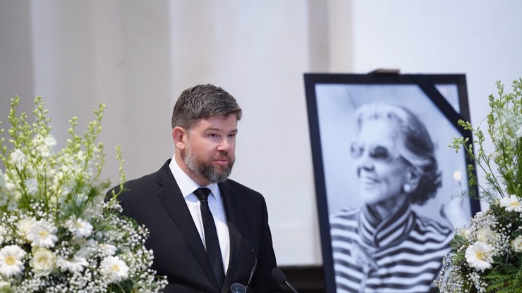 Galerie: Jiří Pospíšil chodí s politikem Janem Šaškem: Pár se stane ...