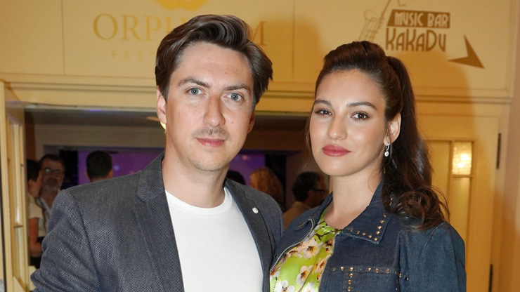 Galerie: Utajené miminko: Martin Donutil se Sárou Donutilovou přivítali ...