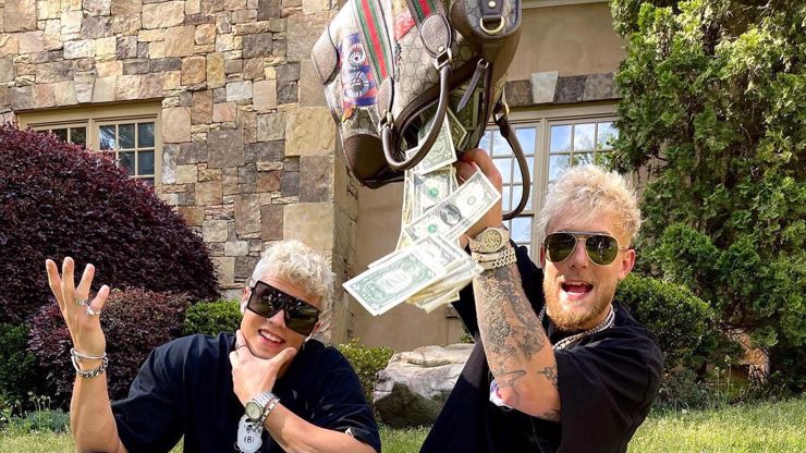 Galerie: Jon Mariánek neodolal fenoménu od Apple: Kvůli gigantickým ...