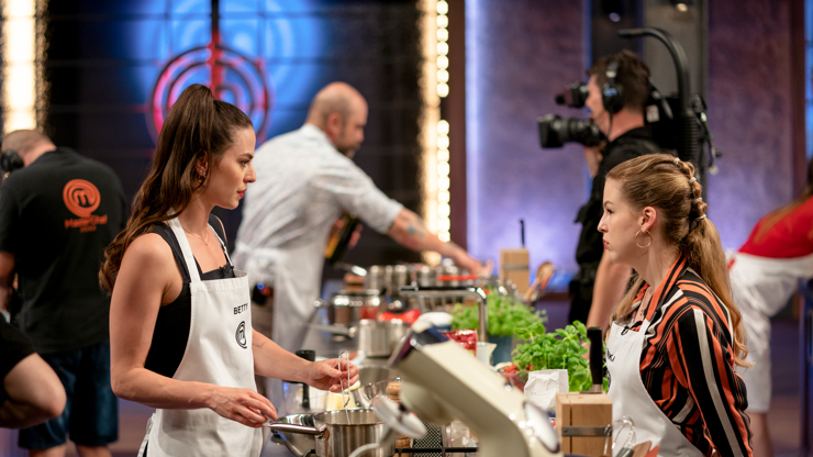 Galerie: MasterChef 2022: Český Ryan Gosling soutěžícím ukáže moderní ...