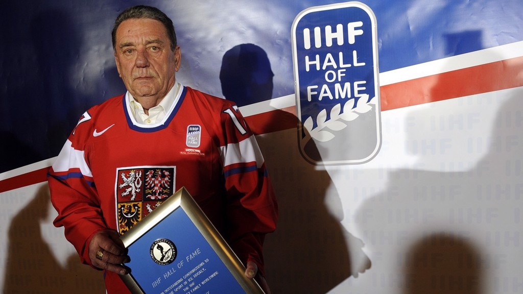 Jan Suchý: Legendární hokejista měl tajný pohřeb!