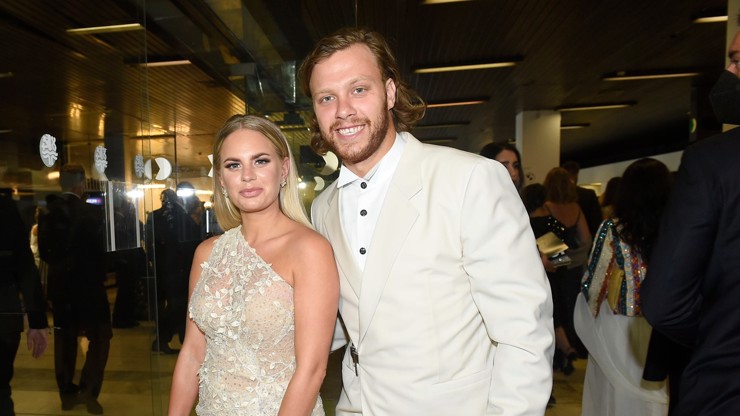 Galerie: David Pastrňák, Rebecca Rohlsson a dcera Freya Ivy na dovolené ...