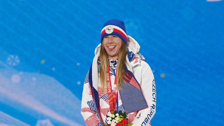 Galerie: Ester Ledecká je v Praze: Nejprve se setkala s novináři, pak oslaví narozeniny – fotka ...