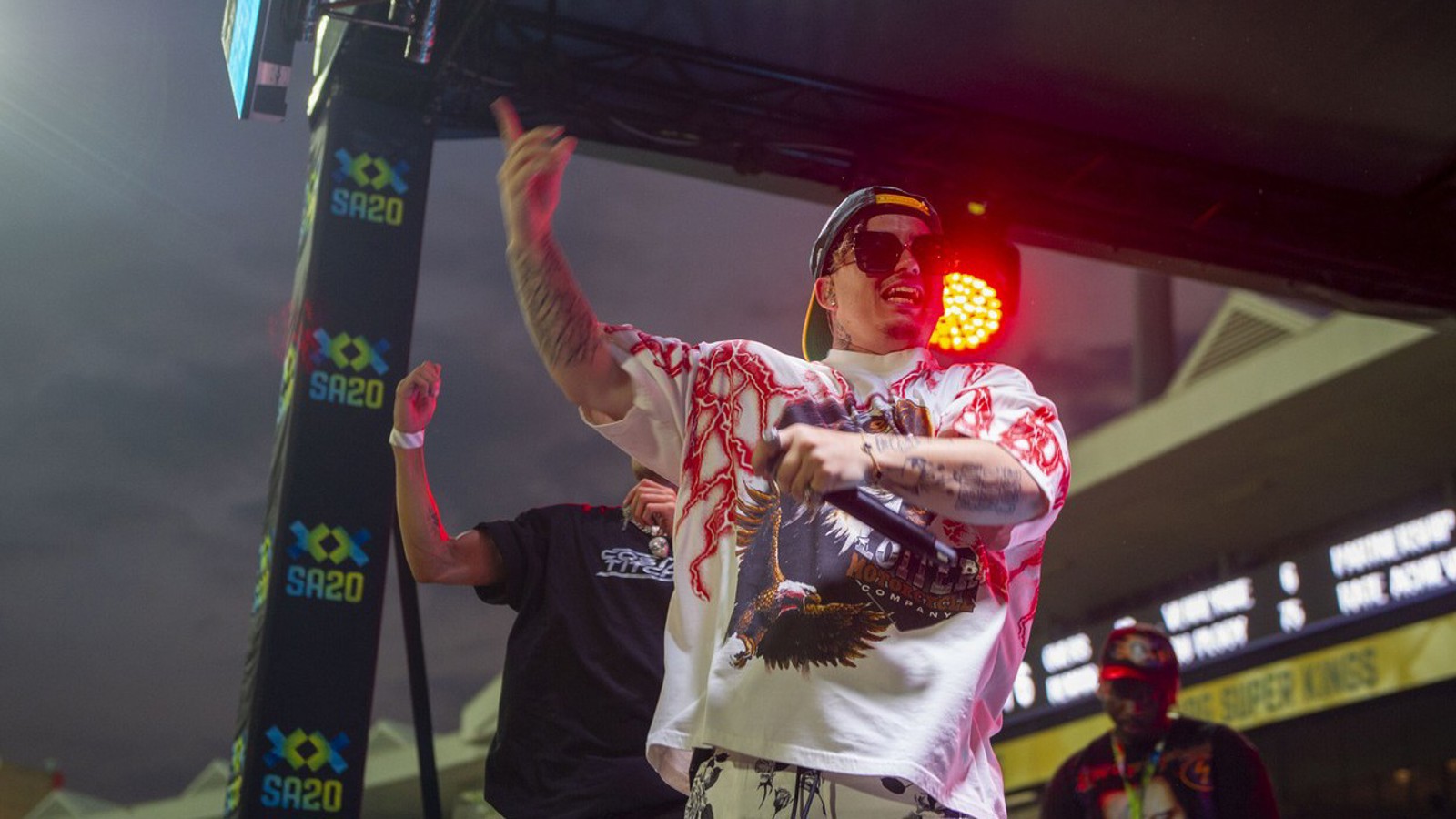 Zemřel Costa Titch: Rapper při vystoupení padl k zemi, bylo mu 28 let