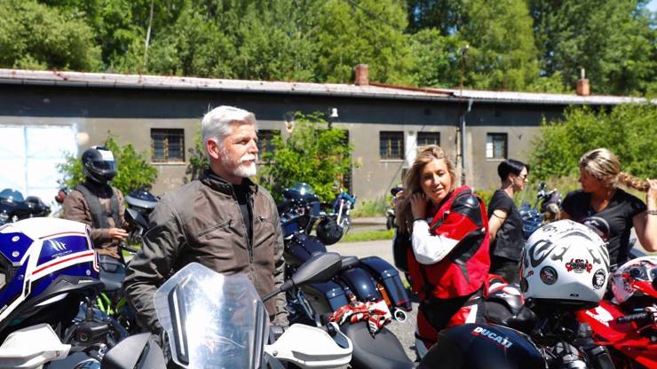 Galerie: Adam Coubal: Generál Petr Pavel ohlásí na prezidenta – fotka ...