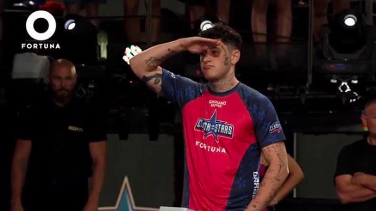 Galerie: Rapper Sensey v poutech: Policie si pro interpreta přišla na ...