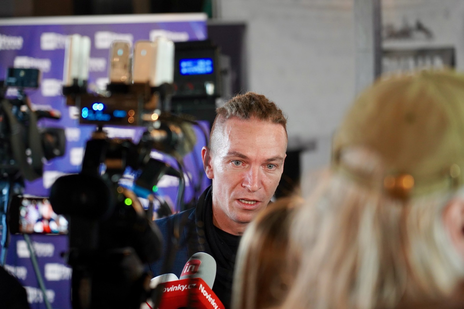 Galerie: Jana Michailidu: Její odvolání z vedení Pirátské strany nic ...