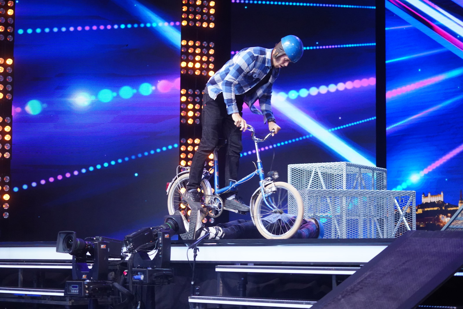 Galerie: Česko Slovensko má talent 2022: Osm účastníků živého finále ...