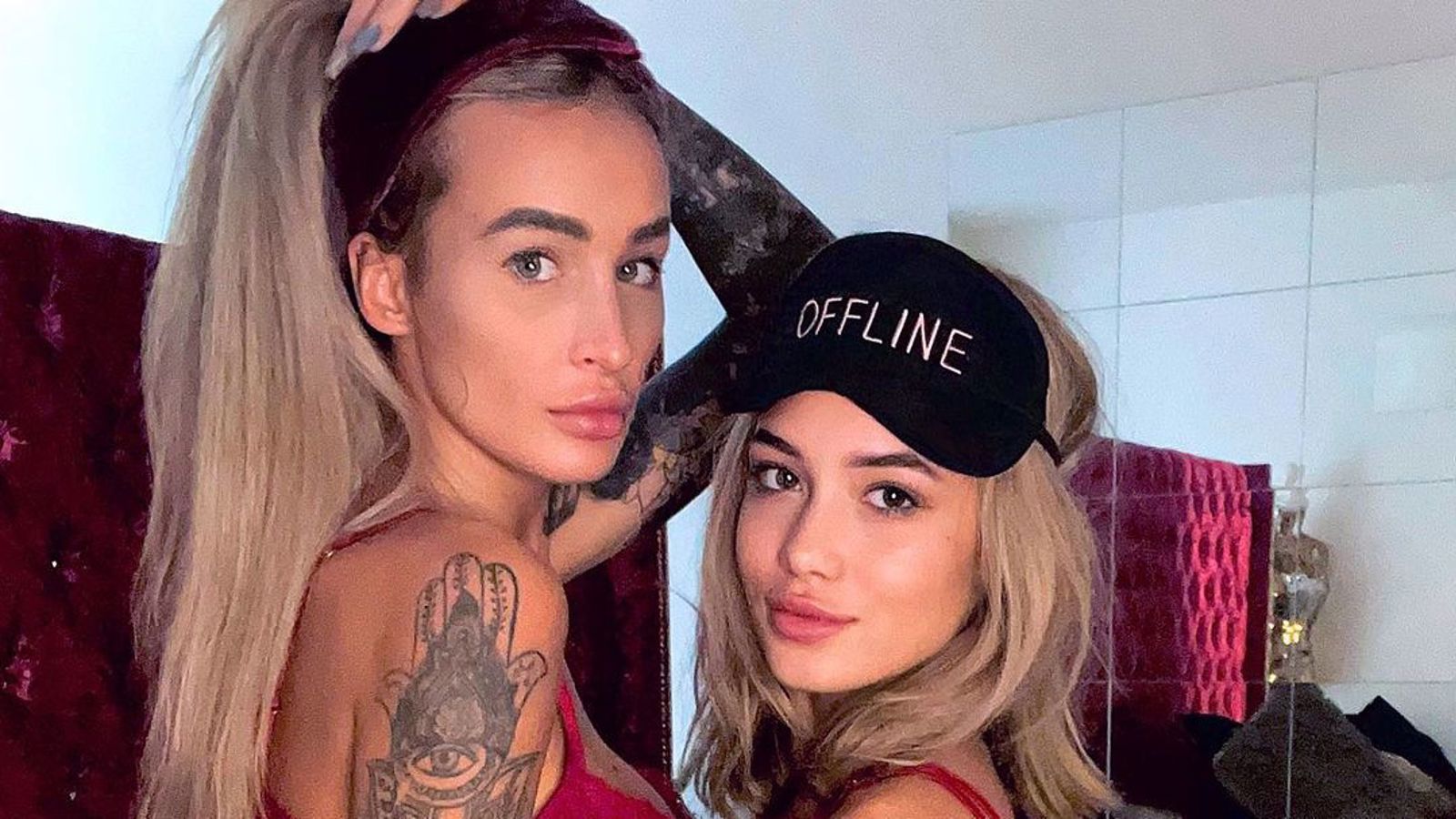 Galerie: Daisy Lee: Rika Fane se štěstím klepe jako slepice na vejcích – fotka 1 – eXtra.cz