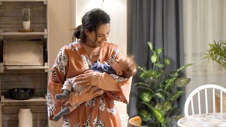 Galerie: Eva Burešová: Návrat do seriálu Zoo i s miminkem – fotka 5 – eXtra.cz