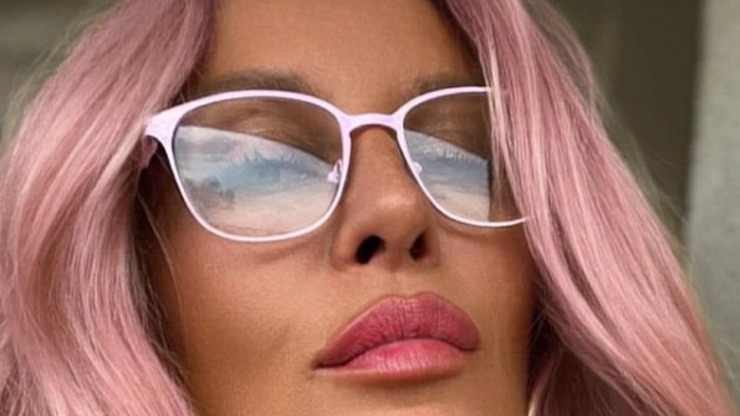 Galerie: Simona Krainová: Zveřejnila své nahé fotky z postele – fotka 7 ...