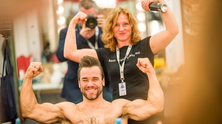 Galerie: Zákulisí StarDance obrazem. Vavřinec Hradilek ukázal svaly, Richard Genzer vyžehlil ...