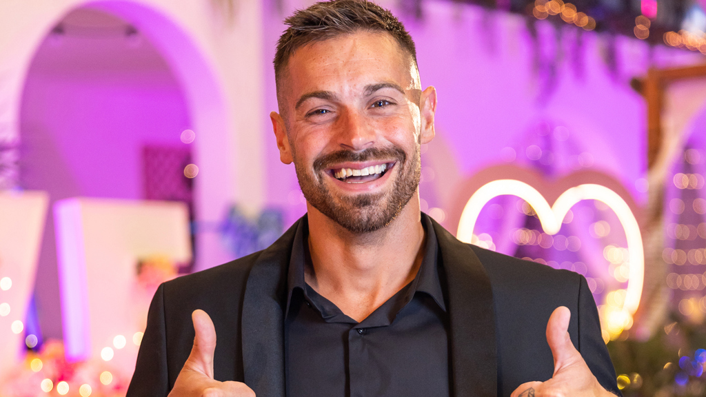 Adam Sedro z Love Islandu je drahým zbožím: Za svůj videopozdrav si ...