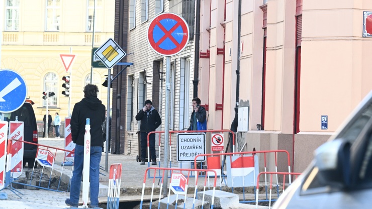 Galerie: Shopaholicadel dostala k Vánocům kopačky: Snoubenec Jan Kulas ...