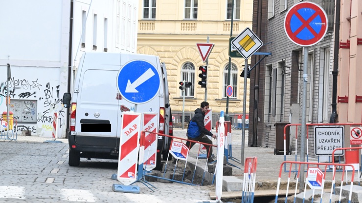 Galerie: Shopaholicadel dostala k Vánocům kopačky: Snoubenec Jan Kulas ...