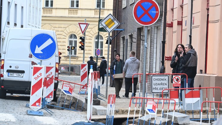 Galerie: Snoubenec Shopaholicadel Jan Kulas: Na sítích machruje, doma ...