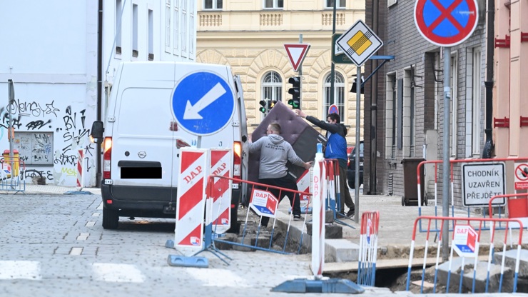 Galerie: Shopaholicadel dostala k Vánocům kopačky: Snoubenec Jan Kulas ...