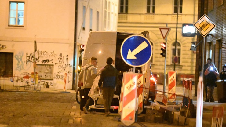 Galerie: Snoubenec Shopaholicadel Jan Kulas: Na sítích machruje, doma ...