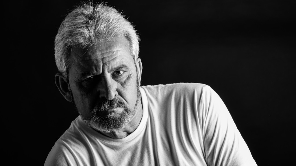 Příběhy o životě: Na pohřbu jsem nevěřícně zíral na drzost sousedů ...