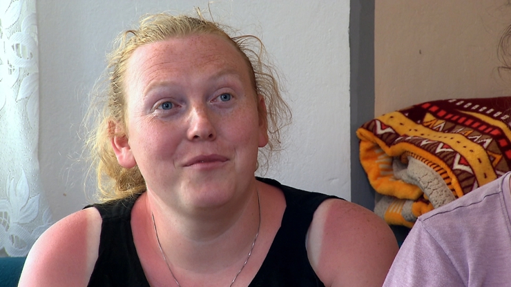 Galerie: Výměna manželek přijde o tatínka: Dominika kvůli nové identitě ...