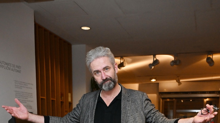 Galerie: Roman Zach: Na premiéru dorazil o berlích, zlomil si kotník ...