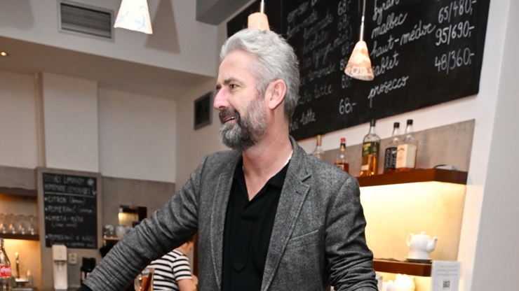 Galerie: Roman Zach: Na premiéru dorazil o berlích, zlomil si kotník ...