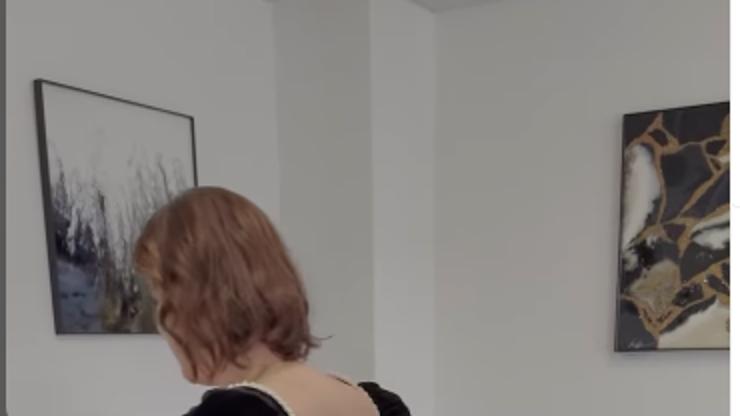 Galerie: Ornella Koktová ukázala hluboký výstřih: Její bujné přednosti ...