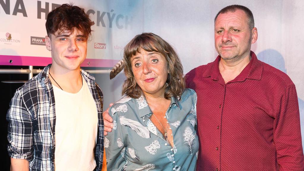 Antonín Holub promluvil o své kariéře a slavných rodičích. Bára ...