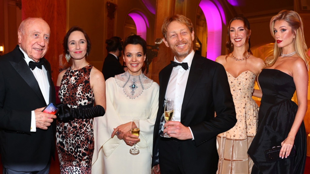 Česko-Slovenský ples je tady: Andrea Verešová, Felix Slováček, Taťána ...