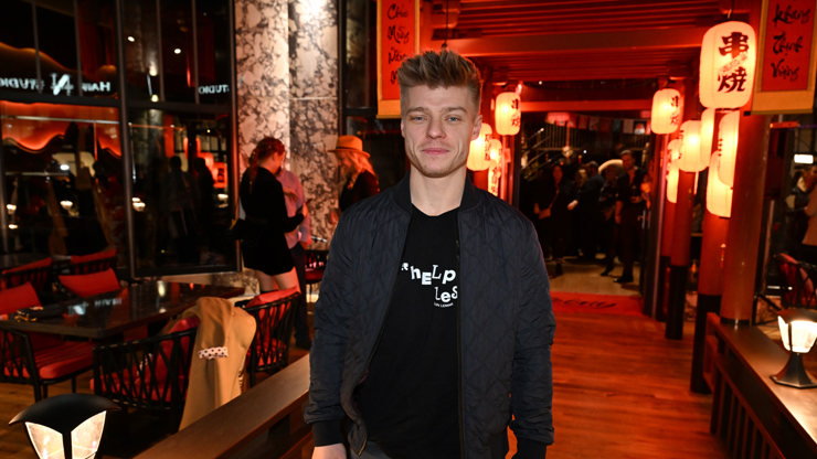 Galerie: Lia Kees ukázala silikony, Lenka Dragounová zase své dlouhé ...