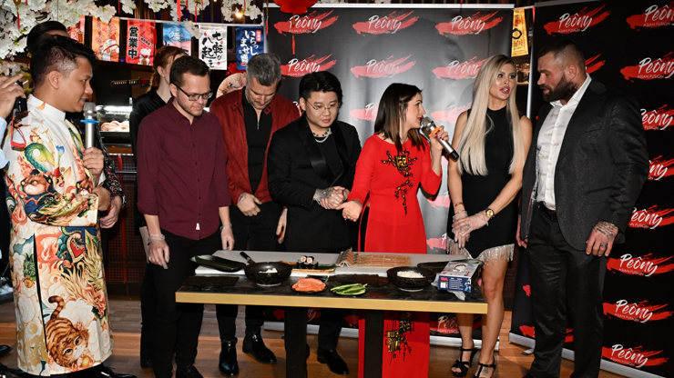 Galerie: Lia Kees ukázala silikony, Lenka Dragounová zase své dlouhé ...