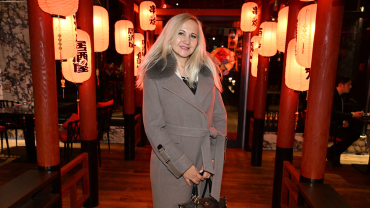 Galerie: Lia Kees ukázala silikony, Lenka Dragounová zase své dlouhé ...