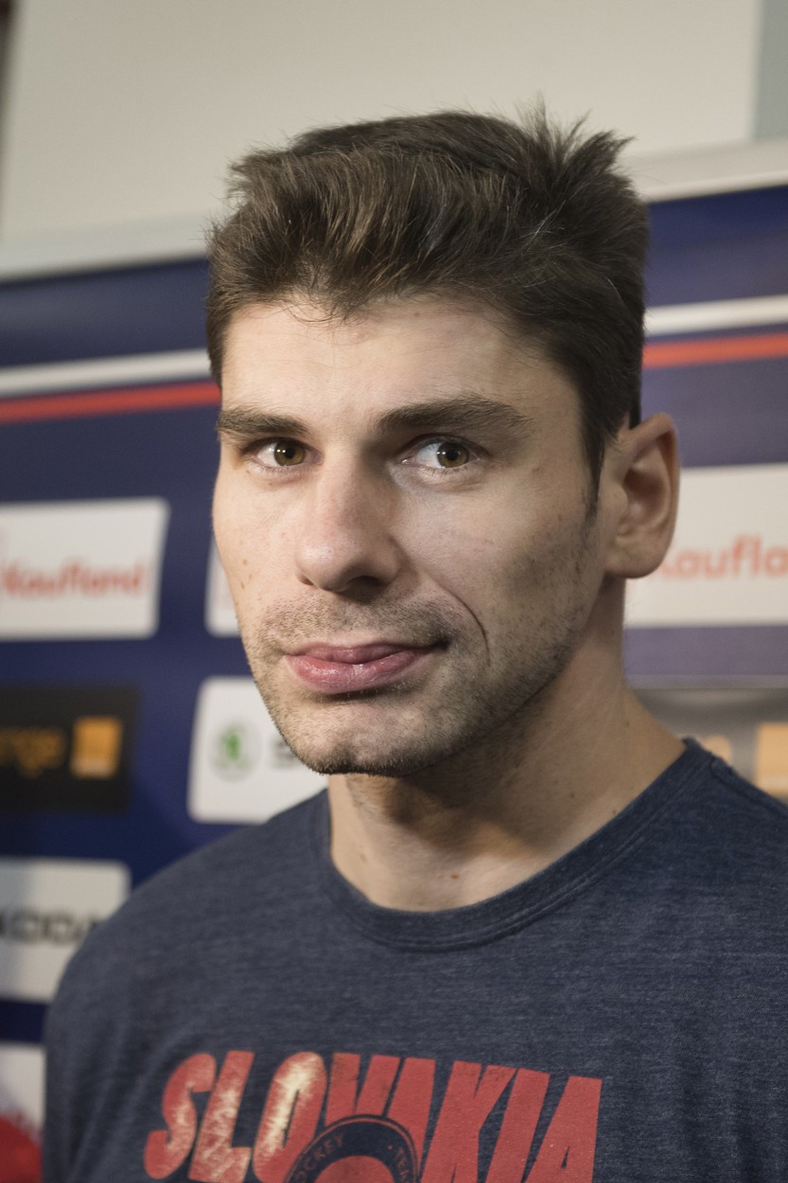 Galerie: Hokejista Juraj Valach zveřejnil dopis po zesnulé ženě – fotka ...