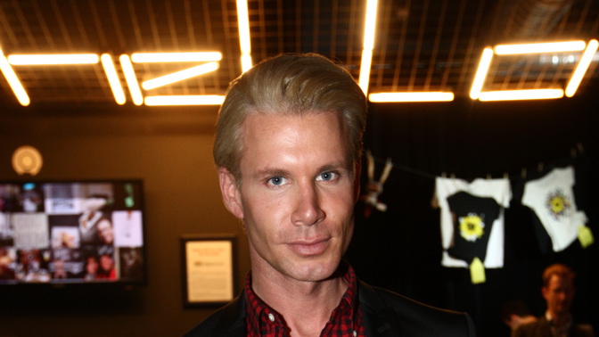 Galerie: Český Ken Robert Paulat: Mužská chlouba se dá zvětšit o 3 ...